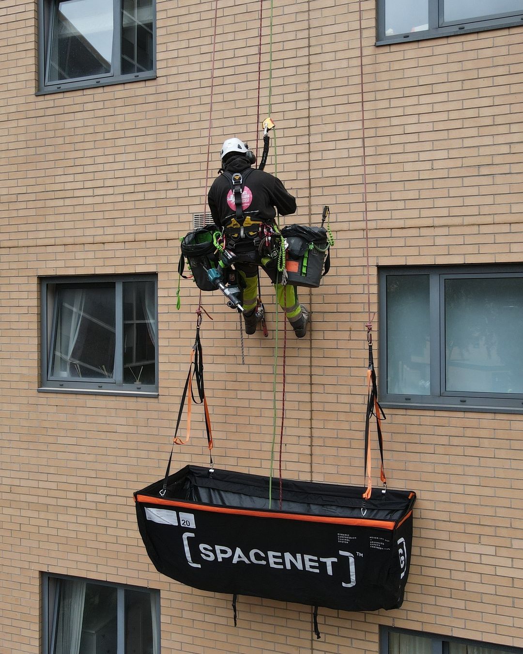 Falling material containment equipment